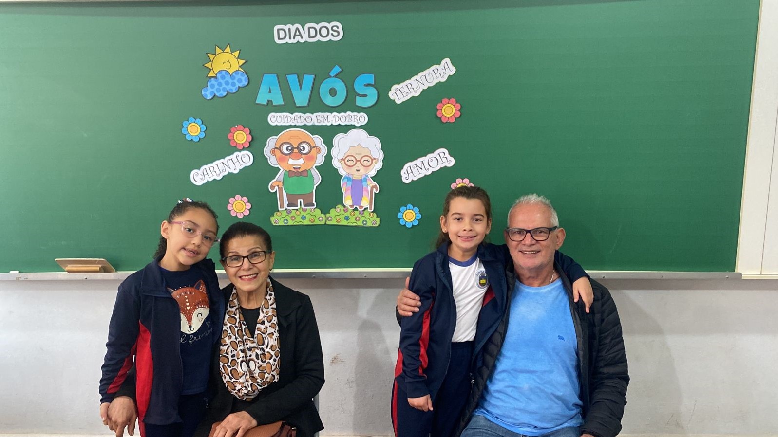 Dia dos avós é marcado por homenagens nas escolas de Apucarana