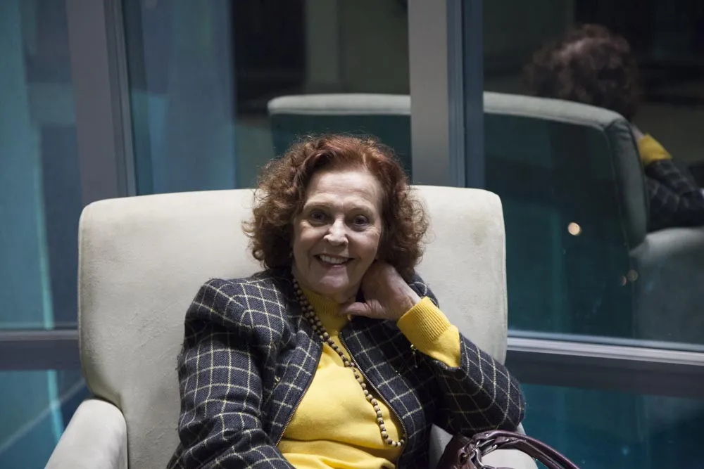 Uma homenagem: Nitis singular, Nitis plural