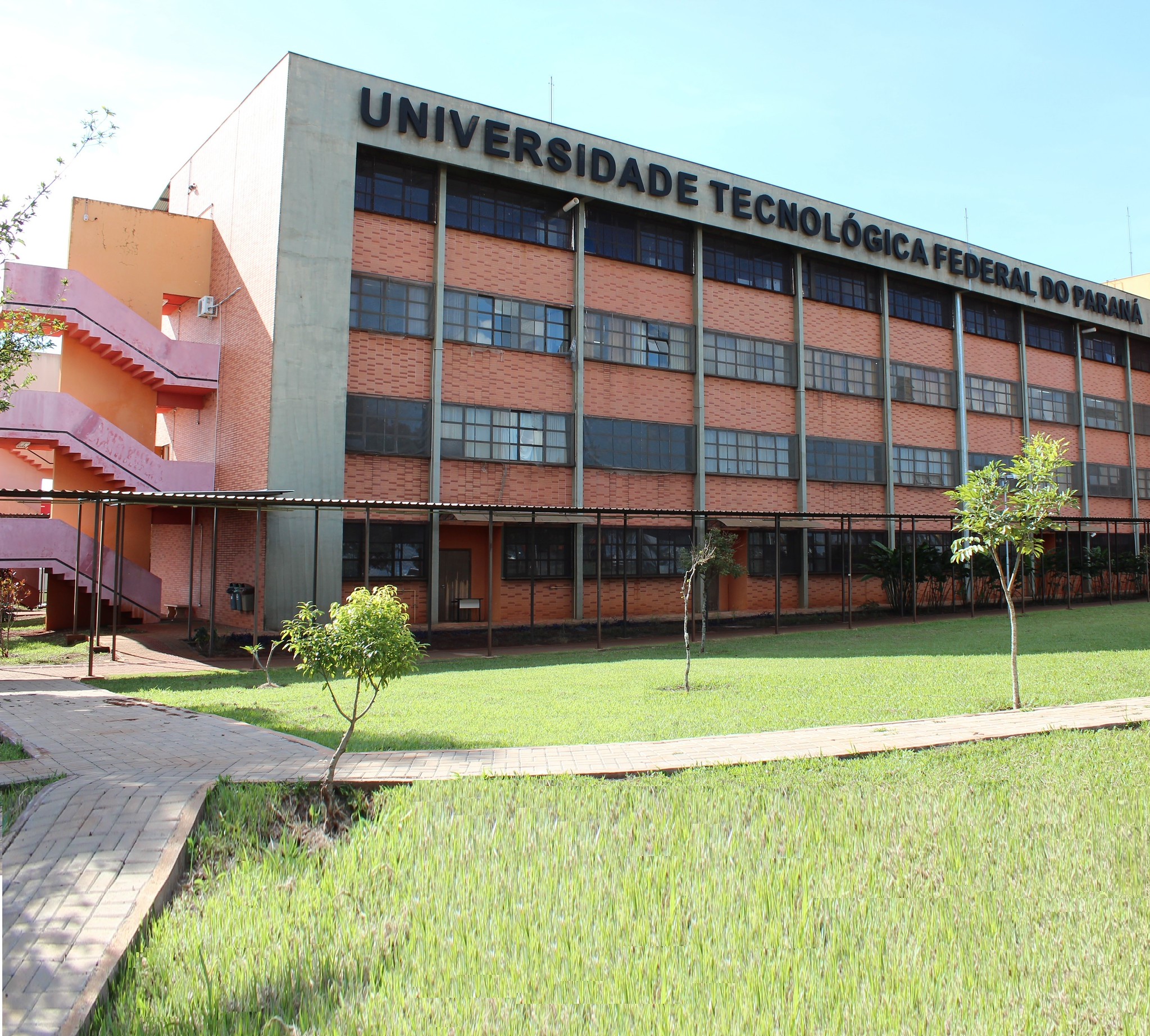 'Mais Enem' da UTFPR oferta vagas para 20 cursos em Londrina, Cornélio ...