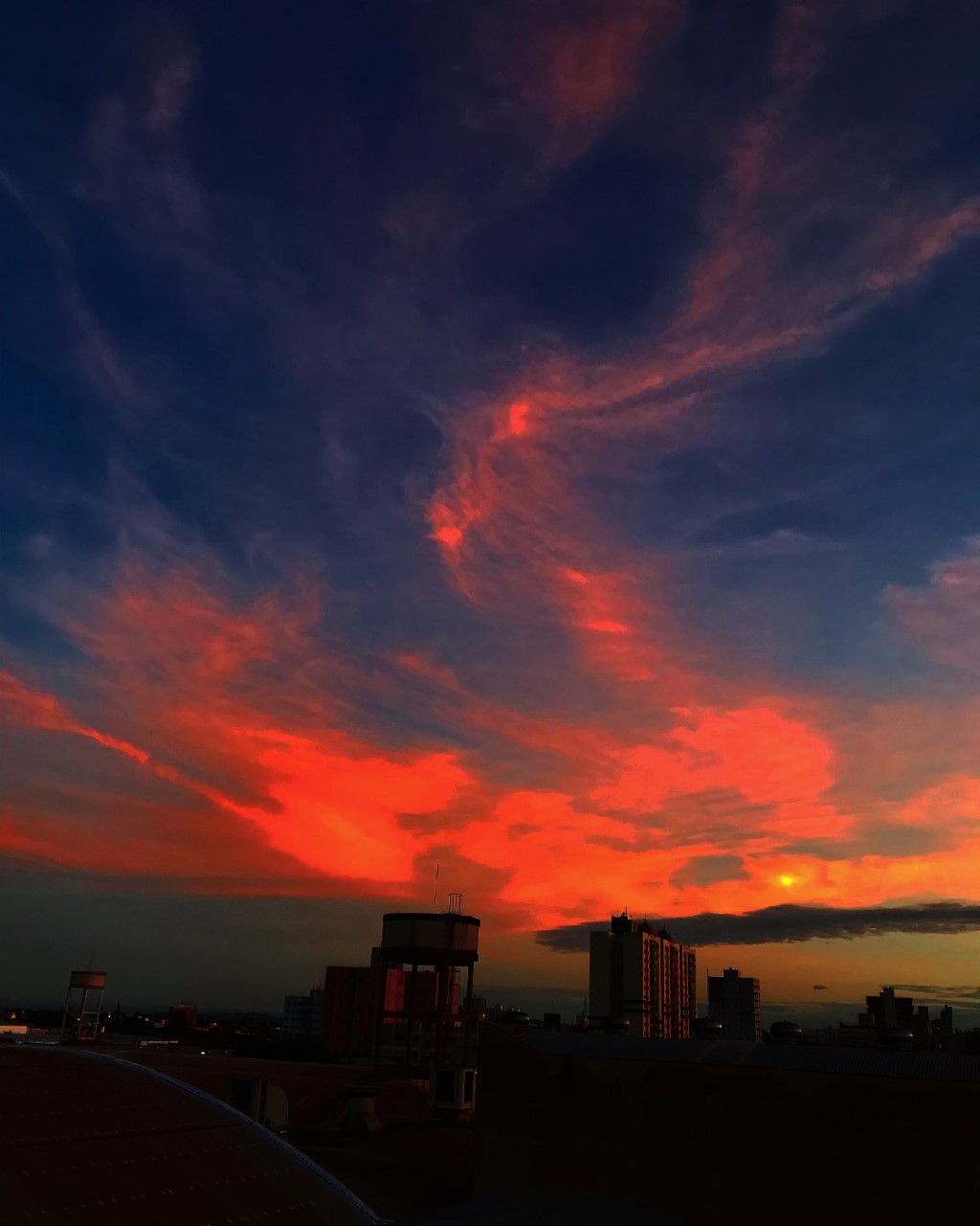 CIDADE FALA - Céu cor de laranja